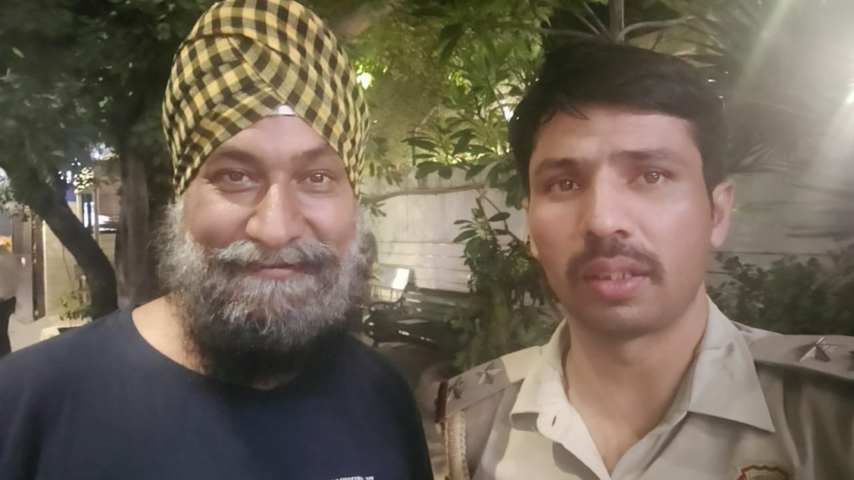 Gurucharan Singh's FIRST Photo After Returning Home Goes Viral; Taarak Mehta Actor Is All Smile